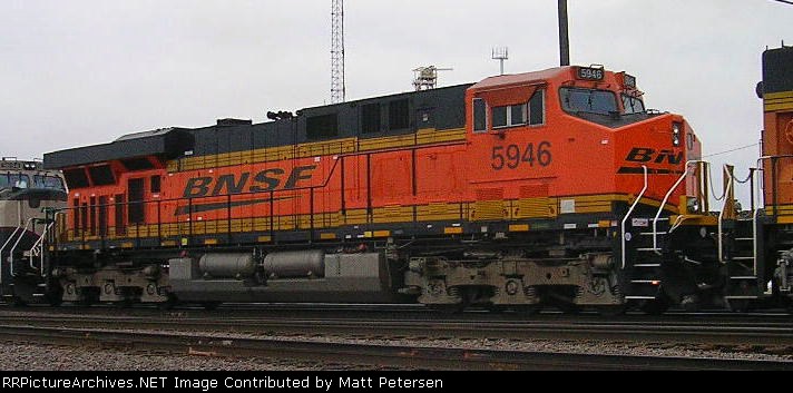 BNSF 5946